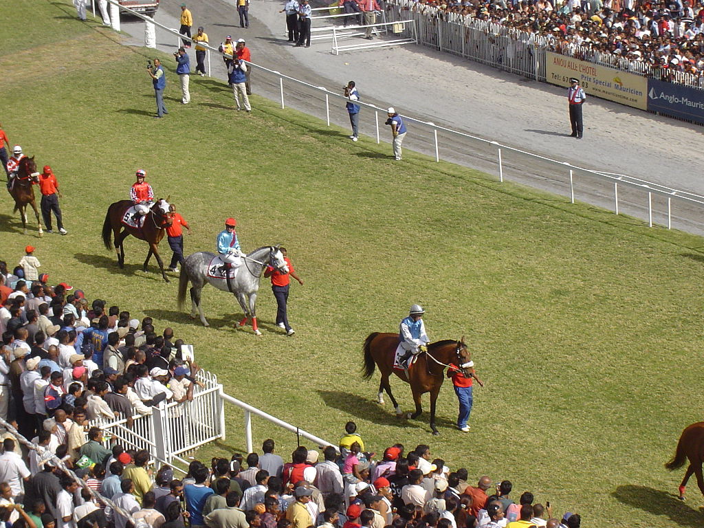 What are the most famous horse-racing tracks in Europe ...
